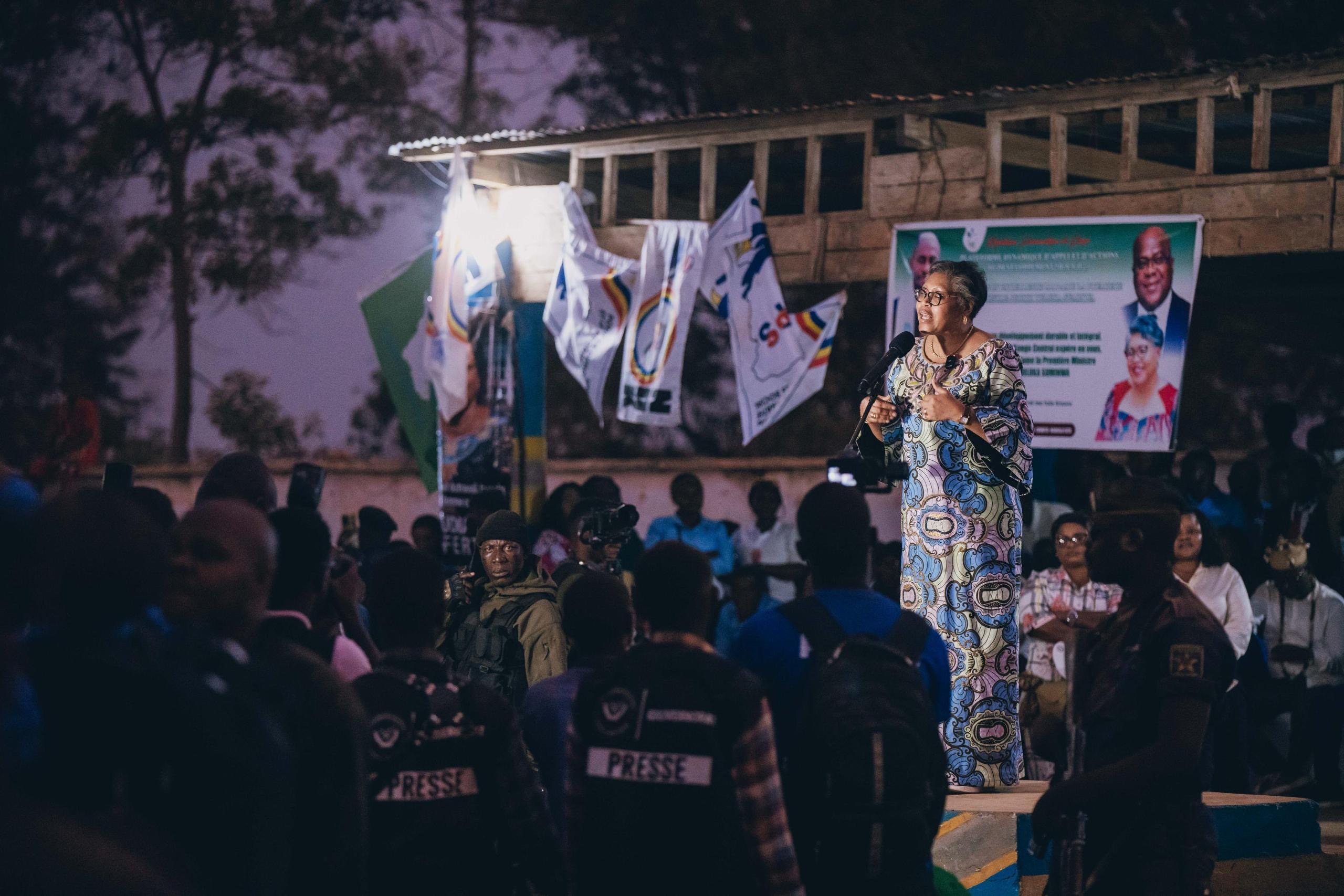 Judith SUMINWA à LUOZI : « je suis de Songololo, de Kimpese, de Vila ...