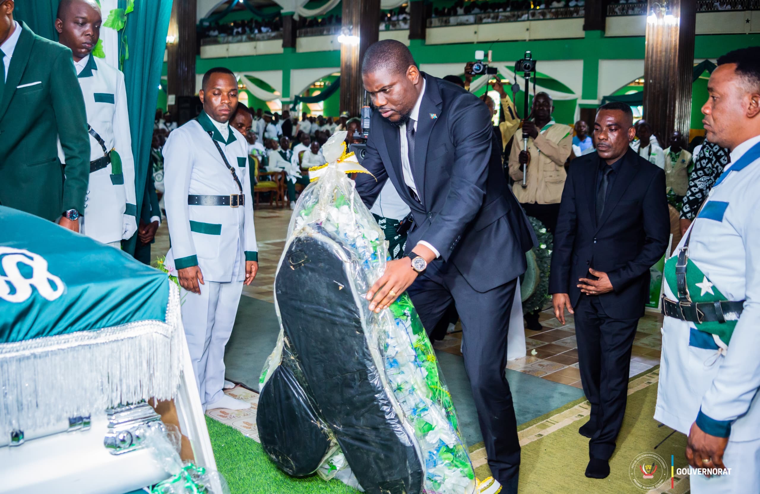 Le Gouverneur Grâce Bilolo a rendu un vibrant hommage à Joseph Diangienda Kiangani, feu ...